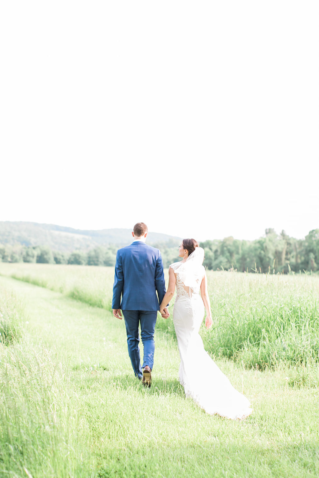 Stacey and Max's Lion Rock Summer Wedding - simplylovedweddings.com